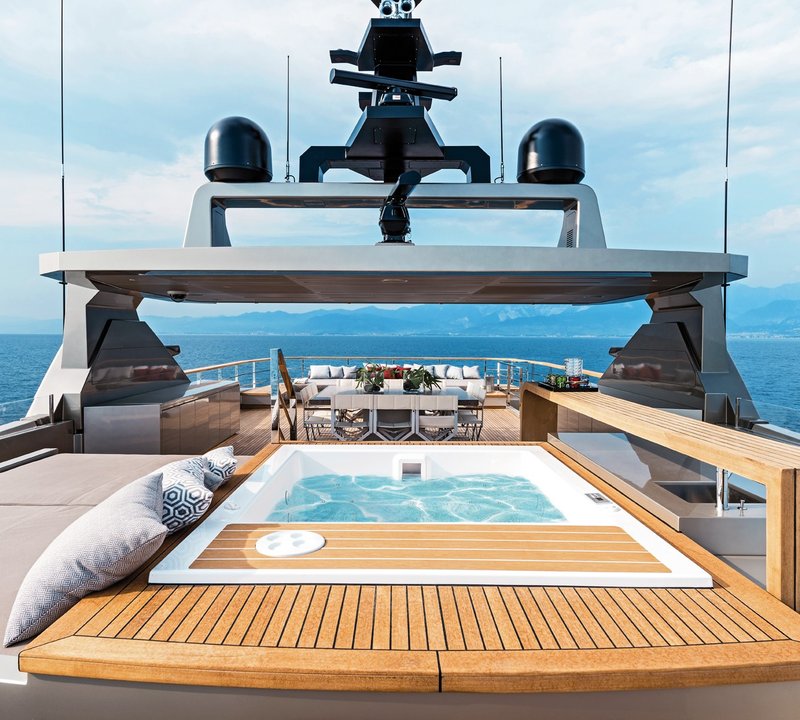 MAVERICK Yacht Charter Details, Admiral Tecnomar | CHARTERWORLD Luxury ...